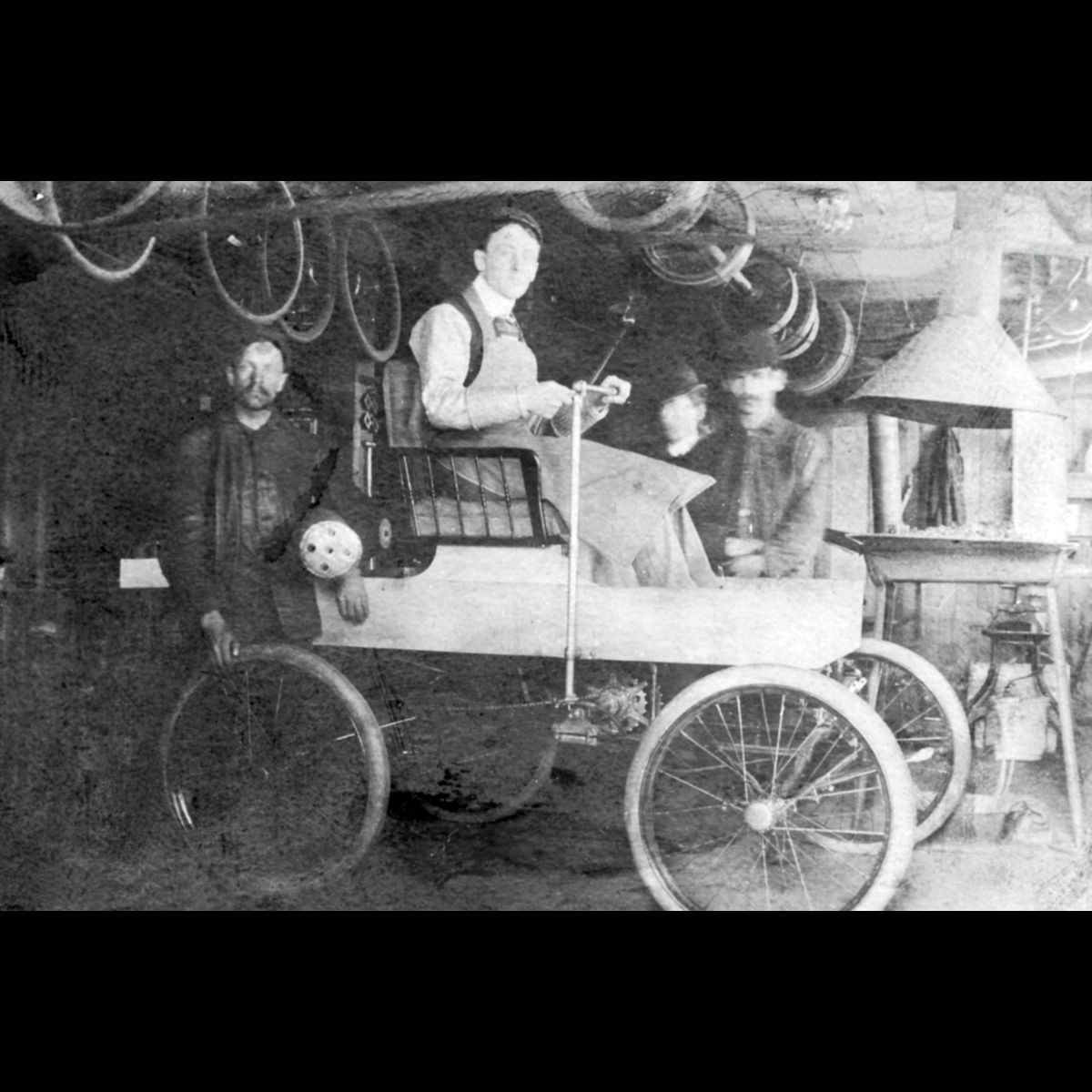 La première voiture à essence au Canada était sherbrookoise